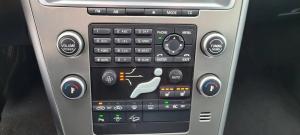 Black Volvo XC60 2009 in Riga, with an engine capacity of 2.40 L and mileage of 309 thousand km for 8990 €, photo 15 on AUTOMOTO.COM.LV