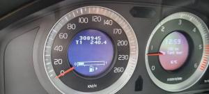 Black Volvo XC60 2009 in Riga, with an engine capacity of 2.40 L and mileage of 309 thousand km for 8990 €, photo 18 on AUTOMOTO.COM.LV