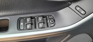 Black Volvo XC60 2009 in Riga, with an engine capacity of 2.40 L and mileage of 309 thousand km for 8990 €, photo 25 on AUTOMOTO.COM.LV