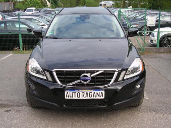 Melns Volvo XC60 2009 Rīga, ar dzinēja tilpumu 2.40 L un nobraukumu 221 tūkst. km par 9450 €, foto 5 vietnē AUTOMOTO.COM.LV