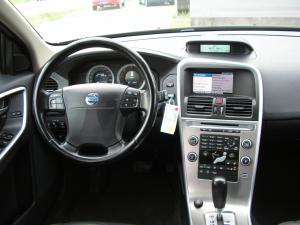Melns Volvo XC60 2009 Rīga, ar dzinēja tilpumu 2.40 L un nobraukumu 221 tūkst. km par 9450 €, foto 18 vietnē AUTOMOTO.COM.LV