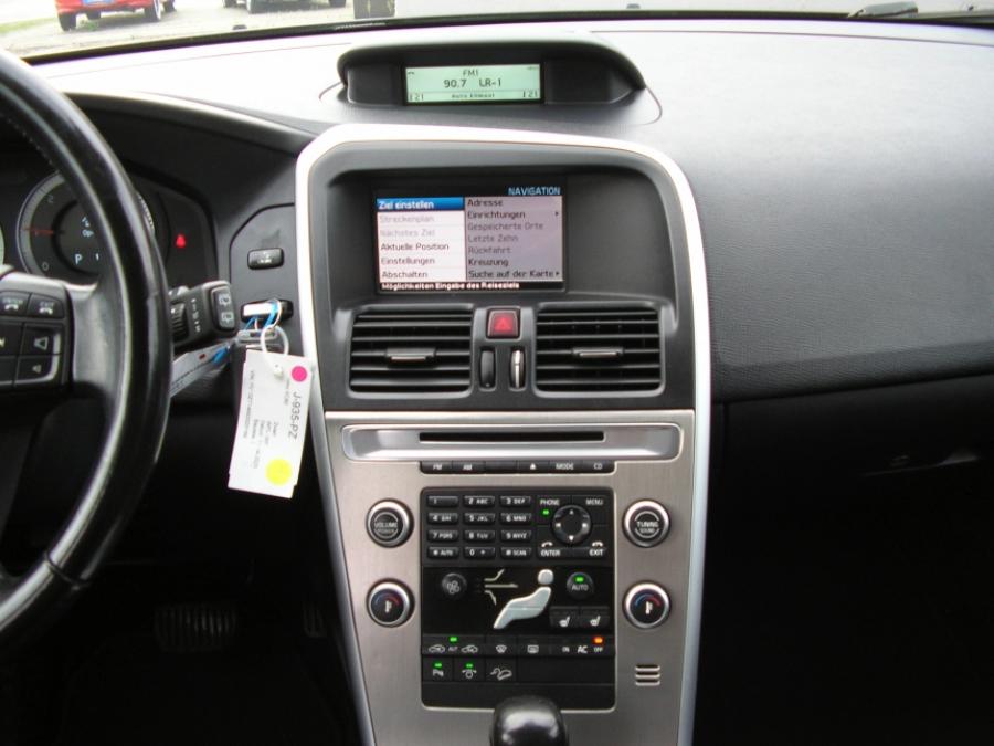 Melns Volvo XC60 2009 Rīga, ar dzinēja tilpumu 2.40 L un nobraukumu 221 tūkst. km par 9450 €, foto 19 vietnē AUTOMOTO.COM.LV