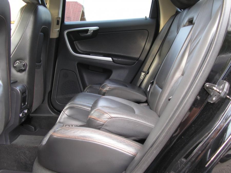 Melns Volvo XC60 2009 Rīga, ar dzinēja tilpumu 2.40 L un nobraukumu 221 tūkst. km par 9450 €, foto 25 vietnē AUTOMOTO.COM.LV
