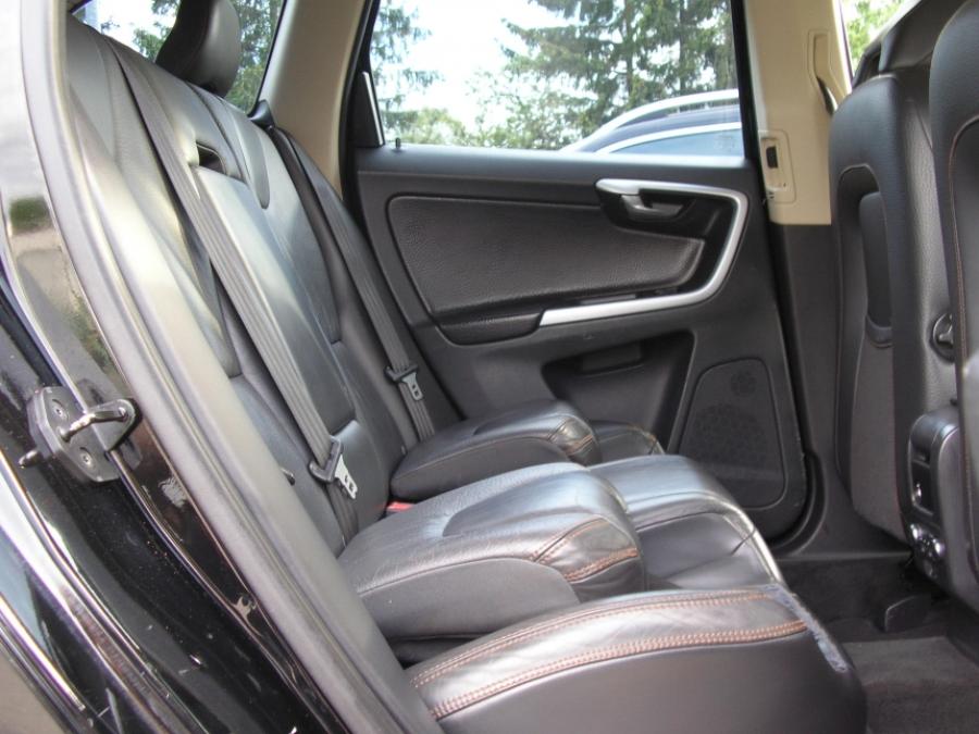 Melns Volvo XC60 2009 Rīga, ar dzinēja tilpumu 2.40 L un nobraukumu 221 tūkst. km par 9450 €, foto 28 vietnē AUTOMOTO.COM.LV