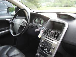 Melns Volvo XC60 2009 Rīga, ar dzinēja tilpumu 2.40 L un nobraukumu 221 tūkst. km par 9450 €, foto 31 vietnē AUTOMOTO.COM.LV