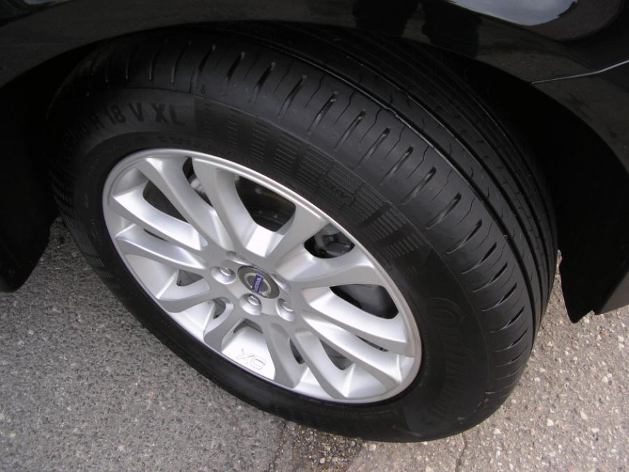 Melns Volvo XC60 2009 Rīga, ar dzinēja tilpumu 2.40 L un nobraukumu 221 tūkst. km par 9450 €, foto 36 vietnē AUTOMOTO.COM.LV