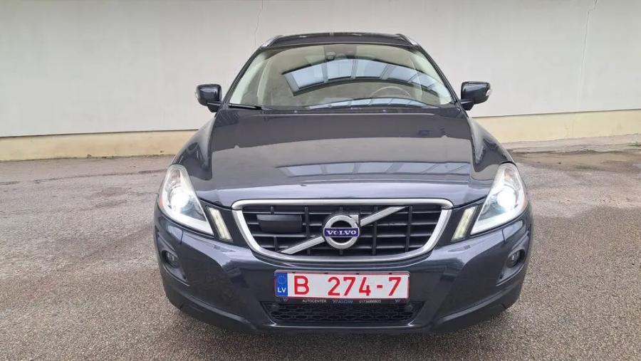 Melns Volvo XC60 2009 Ogre, ar dzinēja tilpumu 2.40 L un nobraukumu 194 tūkst. km par 8950 €, foto 4 vietnē AUTOMOTO.COM.LV