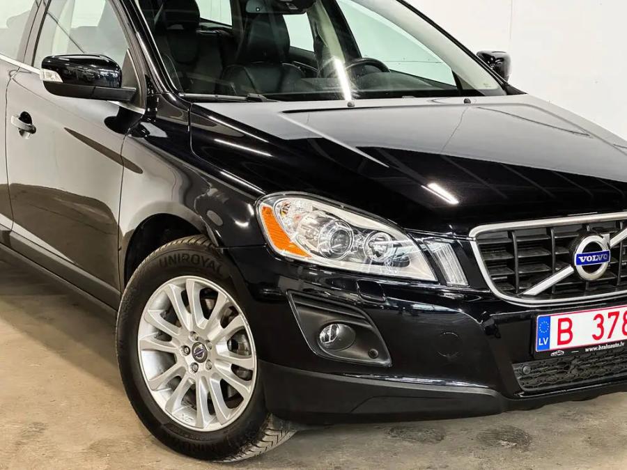 Black Volvo XC60 2009 in Jurmala, with an engine capacity of 2.40 L and mileage of 233 thousand km for 9750 €, photo 6 on AUTOMOTO.COM.LV
