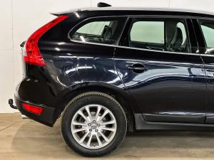 Black Volvo XC60 2009 in Jurmala, with an engine capacity of 2.40 L and mileage of 233 thousand km for 9750 €, photo 17 on AUTOMOTO.COM.LV