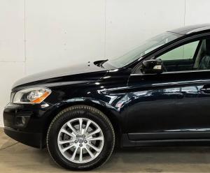 Black Volvo XC60 2009 in Jurmala, with an engine capacity of 2.40 L and mileage of 233 thousand km for 9750 €, photo 20 on AUTOMOTO.COM.LV