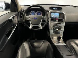 Black Volvo XC60 2009 in Jurmala, with an engine capacity of 2.40 L and mileage of 233 thousand km for 9750 €, photo 25 on AUTOMOTO.COM.LV