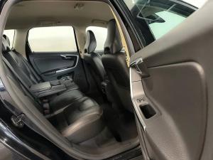 Black Volvo XC60 2009 in Jurmala, with an engine capacity of 2.40 L and mileage of 233 thousand km for 9750 €, photo 31 on AUTOMOTO.COM.LV