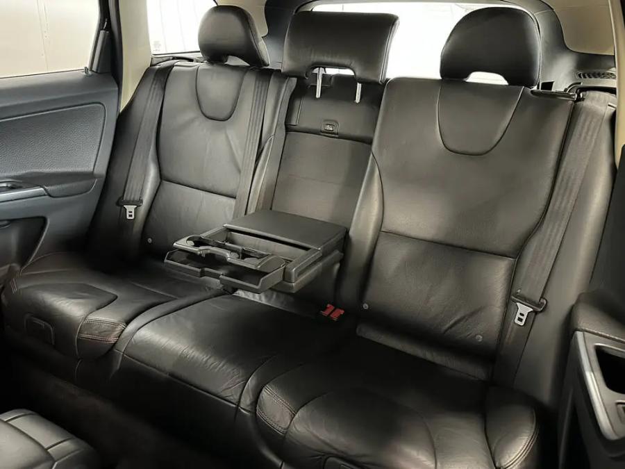 Black Volvo XC60 2009 in Jurmala, with an engine capacity of 2.40 L and mileage of 233 thousand km for 9750 €, photo 32 on AUTOMOTO.COM.LV