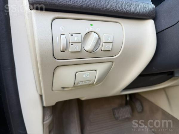 Черный Вольво ХС60 2009 в Огре, объемом двигателя 2.40 л и пробегом 305 тыс. км за 7900 €, фото 10 на AUTOMOTO.COM.LV