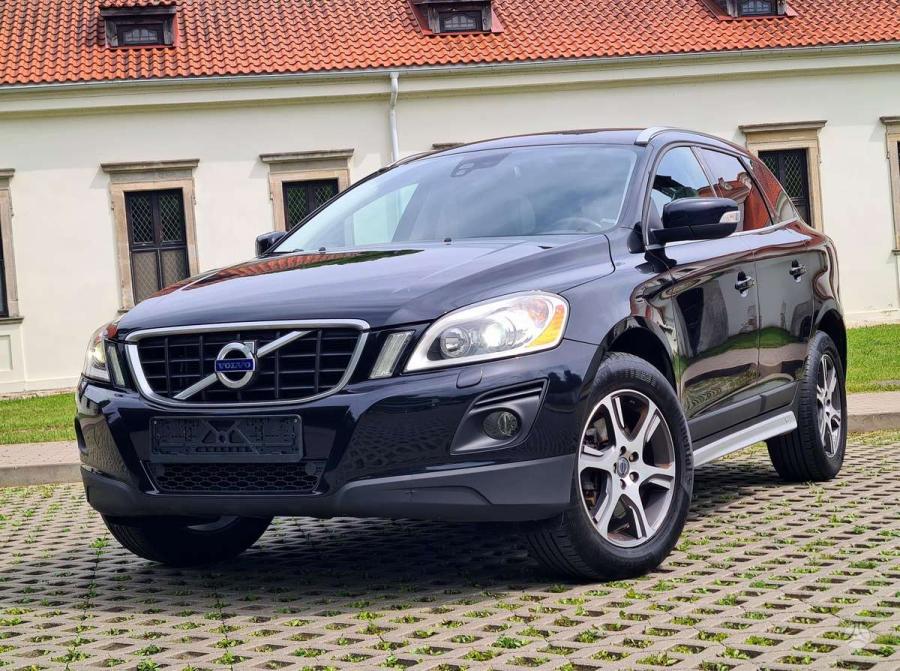 Melns Volvo XC60 2009 Kauņa, ar dzinēja tilpumu 2.40 L un nobraukumu 240 tūkst. km par 8350 €, foto 3 vietnē AUTOMOTO.COM.LV