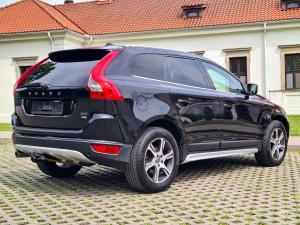 Melns Volvo XC60 2009 Kauņa, ar dzinēja tilpumu 2.40 L un nobraukumu 240 tūkst. km par 8350 €, foto 5 vietnē AUTOMOTO.COM.LV
