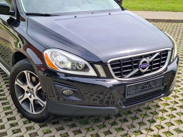 Black Volvo XC60 2009 in Kaunas, with an engine capacity of 2.40 L and mileage of 240 thousand km for 8350 €, photo 10 on AUTOMOTO.COM.LV