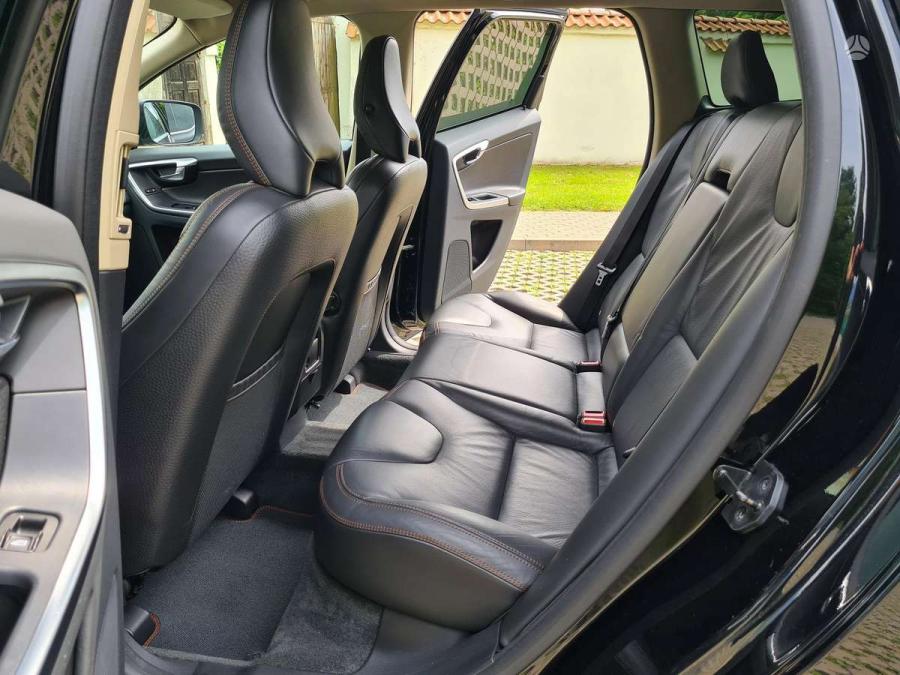 Melns Volvo XC60 2009 Kauņa, ar dzinēja tilpumu 2.40 L un nobraukumu 240 tūkst. km par 8350 €, foto 17 vietnē AUTOMOTO.COM.LV