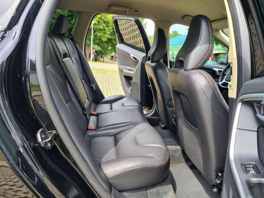Melns Volvo XC60 2009 Kauņa, ar dzinēja tilpumu 2.40 L un nobraukumu 240 tūkst. km par 8350 €, foto 18 vietnē AUTOMOTO.COM.LV