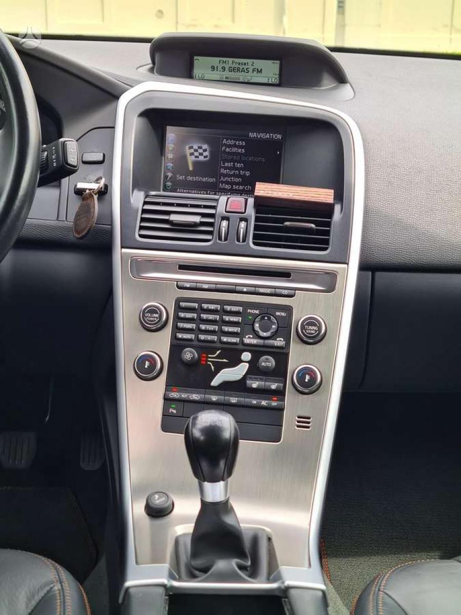 Melns Volvo XC60 2009 Kauņa, ar dzinēja tilpumu 2.40 L un nobraukumu 240 tūkst. km par 8350 €, foto 27 vietnē AUTOMOTO.COM.LV