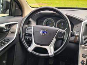 Melns Volvo XC60 2009 Kauņa, ar dzinēja tilpumu 2.40 L un nobraukumu 240 tūkst. km par 8350 €, foto 31 vietnē AUTOMOTO.COM.LV