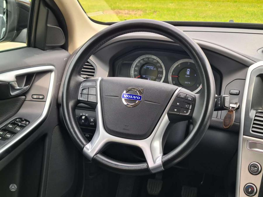 Melns Volvo XC60 2009 Kauņa, ar dzinēja tilpumu 2.40 L un nobraukumu 240 tūkst. km par 8350 €, foto 31 vietnē AUTOMOTO.COM.LV
