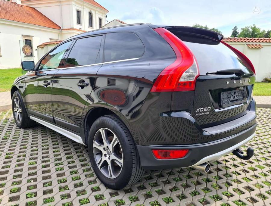 Melns Volvo XC60 2009 Kauņa, ar dzinēja tilpumu 2.40 L un nobraukumu 240 tūkst. km par 8350 €, foto 39 vietnē AUTOMOTO.COM.LV