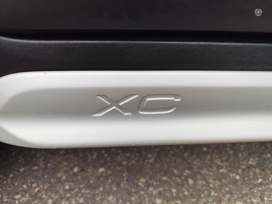 Melns Volvo XC60 2009 Kauņa, ar dzinēja tilpumu 2.40 L un nobraukumu 340 tūkst. km par 6995 €, foto 24 vietnē AUTOMOTO.COM.LV