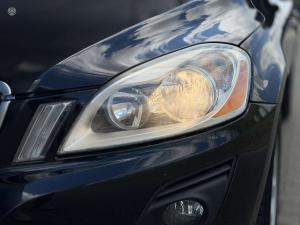 Black Volvo XC60 2009 in Vilnius, with an engine capacity of 2.40 L and mileage of 296 thousand km for 4900 €, photo 6 on AUTOMOTO.COM.LV