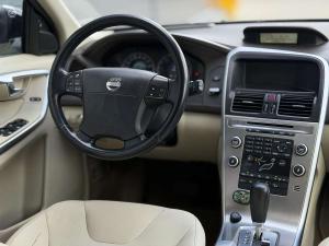 Black Volvo XC60 2009 in Vilnius, with an engine capacity of 2.40 L and mileage of 296 thousand km for 4900 €, photo 11 on AUTOMOTO.COM.LV