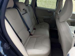 Black Volvo XC60 2009 in Vilnius, with an engine capacity of 2.40 L and mileage of 296 thousand km for 4900 €, photo 20 on AUTOMOTO.COM.LV