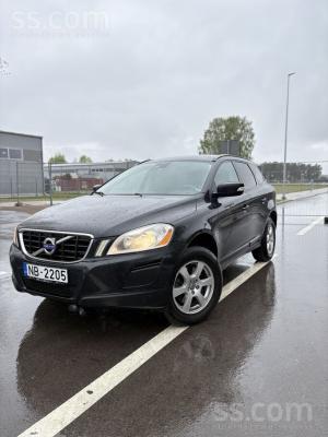 Melns Volvo XC60 2009 Rīga, ar dzinēja tilpumu 2.40 L un nobraukumu 315 tūkst. km par 6549 €, foto  vietnē AUTOMOTO.COM.LV