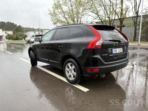 Black Volvo XC60 2009 in Riga, with an engine capacity of 2.40 L and mileage of 315 thousand km for 6549 €, photo 6 on AUTOMOTO.COM.LV