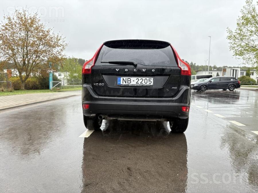 Black Volvo XC60 2009 in Riga, with an engine capacity of 2.40 L and mileage of 315 thousand km for 6549 €, photo 7 on AUTOMOTO.COM.LV