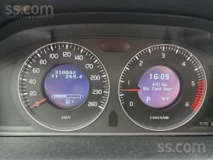 Black Volvo XC60 2009 in Riga, with an engine capacity of 2.40 L and mileage of 315 thousand km for 6549 €, photo 9 on AUTOMOTO.COM.LV