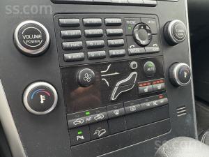 Black Volvo XC60 2009 in Riga, with an engine capacity of 2.40 L and mileage of 315 thousand km for 6549 €, photo 10 on AUTOMOTO.COM.LV