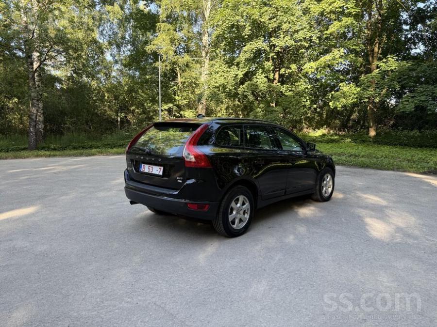 Black Volvo XC60 2009 in Riga, with an engine capacity of 2.40 L and mileage of 241 thousand km for 6790 €, photo 5 on AUTOMOTO.COM.LV