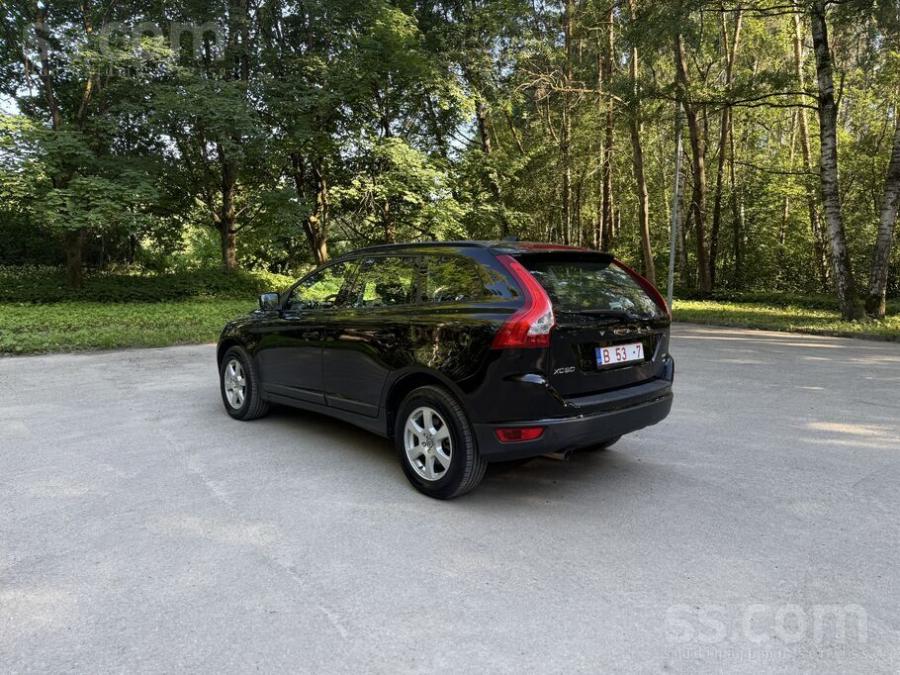 Black Volvo XC60 2009 in Riga, with an engine capacity of 2.40 L and mileage of 241 thousand km for 6790 €, photo 6 on AUTOMOTO.COM.LV