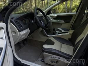 Black Volvo XC60 2009 in Riga, with an engine capacity of 2.40 L and mileage of 241 thousand km for 6790 €, photo 8 on AUTOMOTO.COM.LV