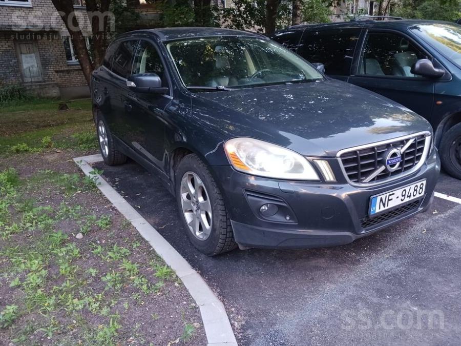 Melns Volvo XC60 2009 Rīga, ar dzinēja tilpumu 2.40 L un nobraukumu 325 tūkst. km par 6000 €, foto 1 vietnē AUTOMOTO.COM.LV