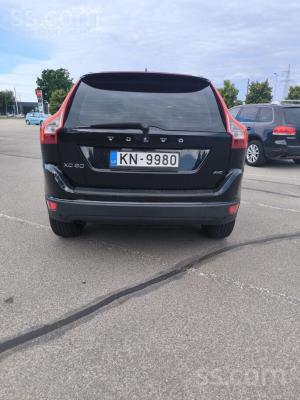 Black Volvo XC60 2009 in Riga, with an engine capacity of 2.40 L and mileage of 423 thousand km for 5300 €, photo 5 on AUTOMOTO.COM.LV