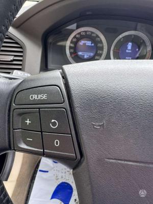 Melns Volvo XC60 2009 Šauļi, ar dzinēja tilpumu 2.40 L un nobraukumu 300 tūkst. km par 8150 €, foto 24 vietnē AUTOMOTO.COM.LV