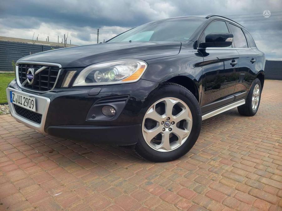 Melns Volvo XC60 2009 Viļņa, ar dzinēja tilpumu 2.40 L un nobraukumu 267 tūkst. km par 6888 €, foto 1 vietnē AUTOMOTO.COM.LV