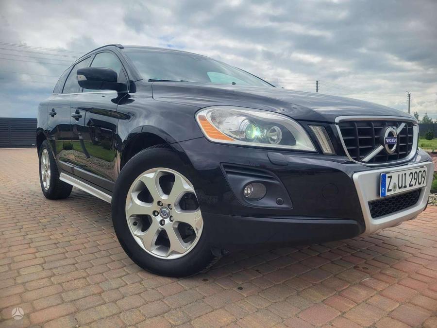 Melns Volvo XC60 2009 Viļņa, ar dzinēja tilpumu 2.40 L un nobraukumu 267 tūkst. km par 6888 €, foto 3 vietnē AUTOMOTO.COM.LV