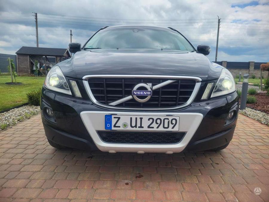 Melns Volvo XC60 2009 Viļņa, ar dzinēja tilpumu 2.40 L un nobraukumu 267 tūkst. km par 6888 €, foto 4 vietnē AUTOMOTO.COM.LV