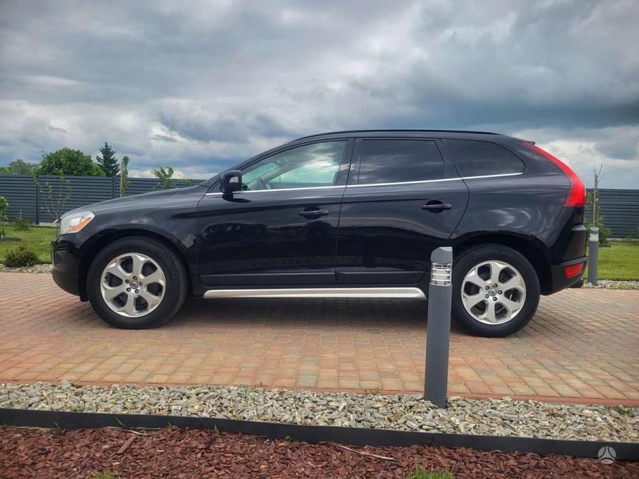 Melns Volvo XC60 2009 Viļņa, ar dzinēja tilpumu 2.40 L un nobraukumu 267 tūkst. km par 6888 €, foto 8 vietnē AUTOMOTO.COM.LV