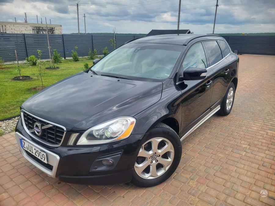 Melns Volvo XC60 2009 Viļņa, ar dzinēja tilpumu 2.40 L un nobraukumu 267 tūkst. km par 6888 €, foto 11 vietnē AUTOMOTO.COM.LV