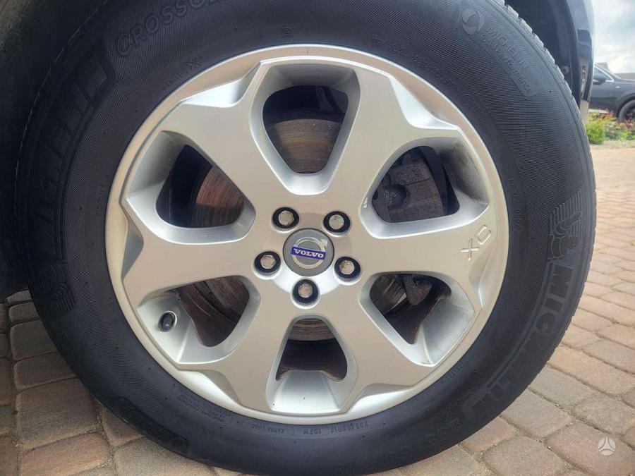 Melns Volvo XC60 2009 Viļņa, ar dzinēja tilpumu 2.40 L un nobraukumu 267 tūkst. km par 6888 €, foto 17 vietnē AUTOMOTO.COM.LV
