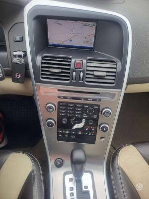 Melns Volvo XC60 2009 Viļņa, ar dzinēja tilpumu 2.40 L un nobraukumu 267 tūkst. km par 6888 €, foto 22 vietnē AUTOMOTO.COM.LV