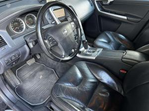 Black Volvo XC60 2009 in Vilnius, with an engine capacity of 2.40 L and mileage of 315 thousand km for 7450 €, photo 10 on AUTOMOTO.COM.LV